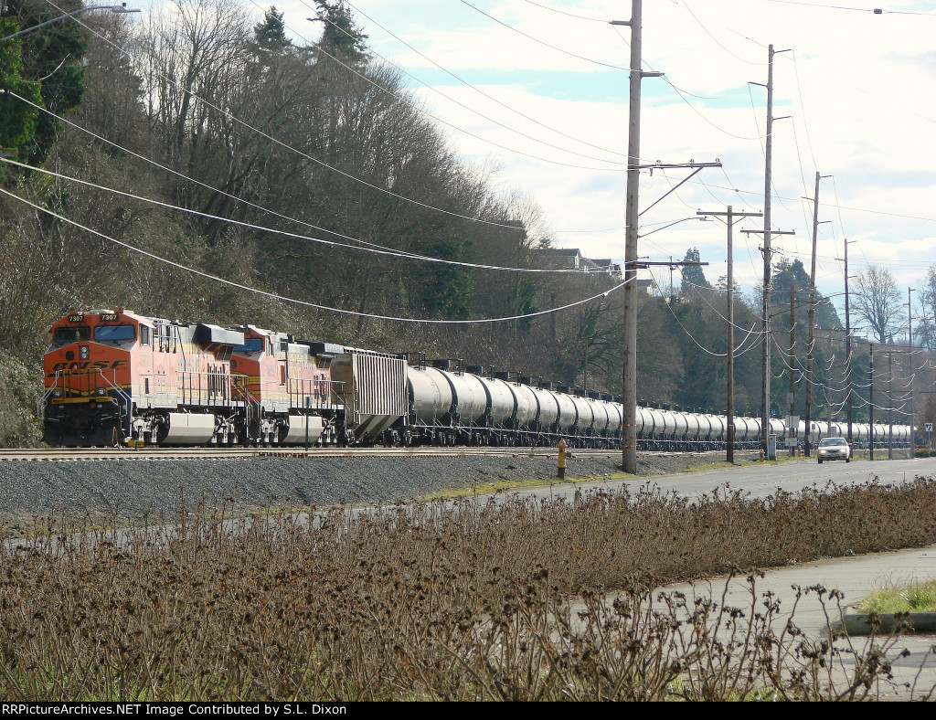 BNSF 7307 North at Bayside